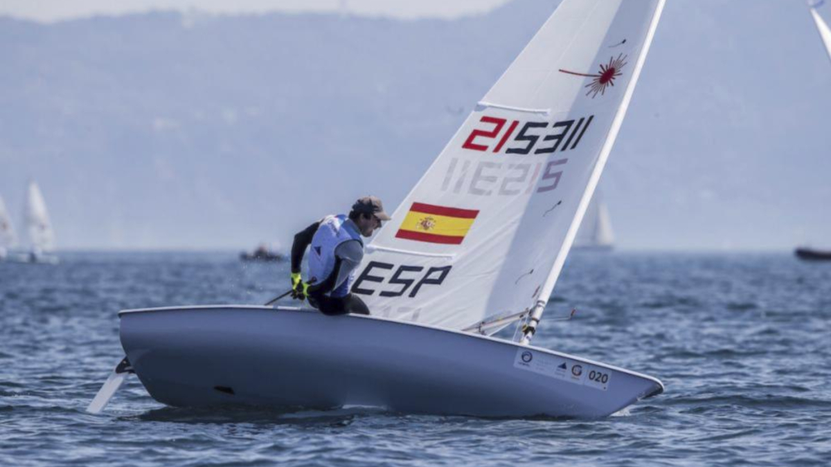 Joaquín Blanco acaba octavo en la clase ILCA7 del Mundial