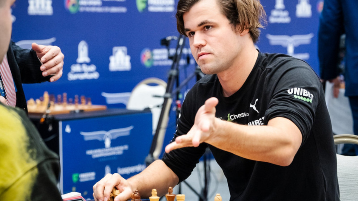 Carlsen y Nepo mantienen intactas sus opciones en el Mundial Relámpago