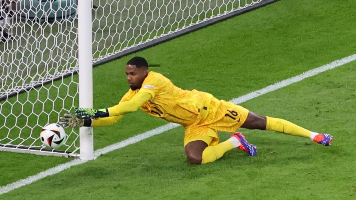 Maignan, el canterano del PSG que les arrebató una Liga y ha ...