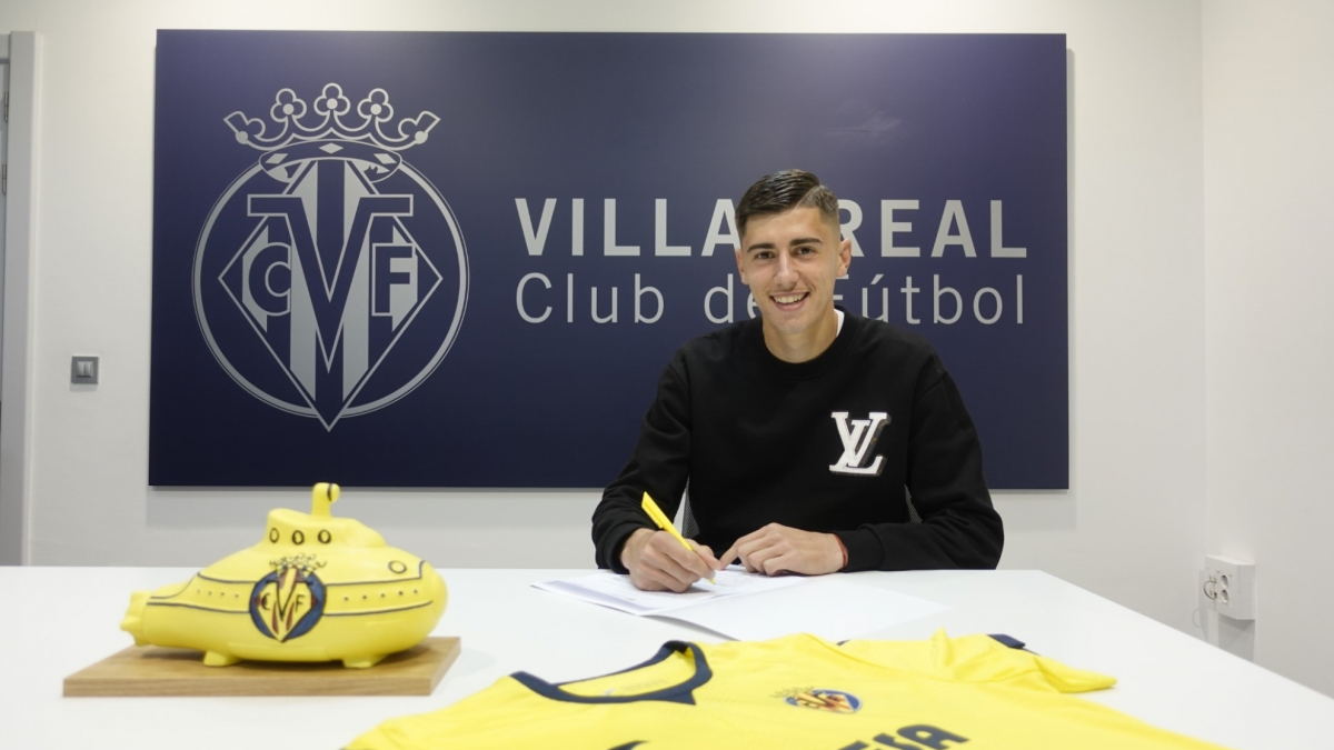 El Villarreal refuerza su apuesta por Requena renovándole hasta 2027