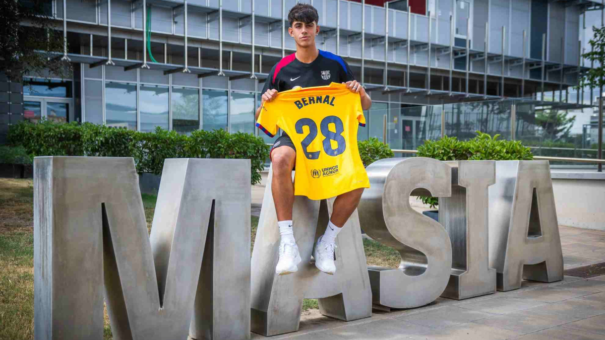 El Barça premia a Marc Bernal: el canterano firma su nuevo contrato