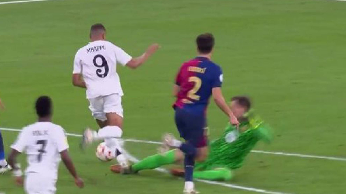"Bien expulsado Szczesny tras derribar a Mbappé"