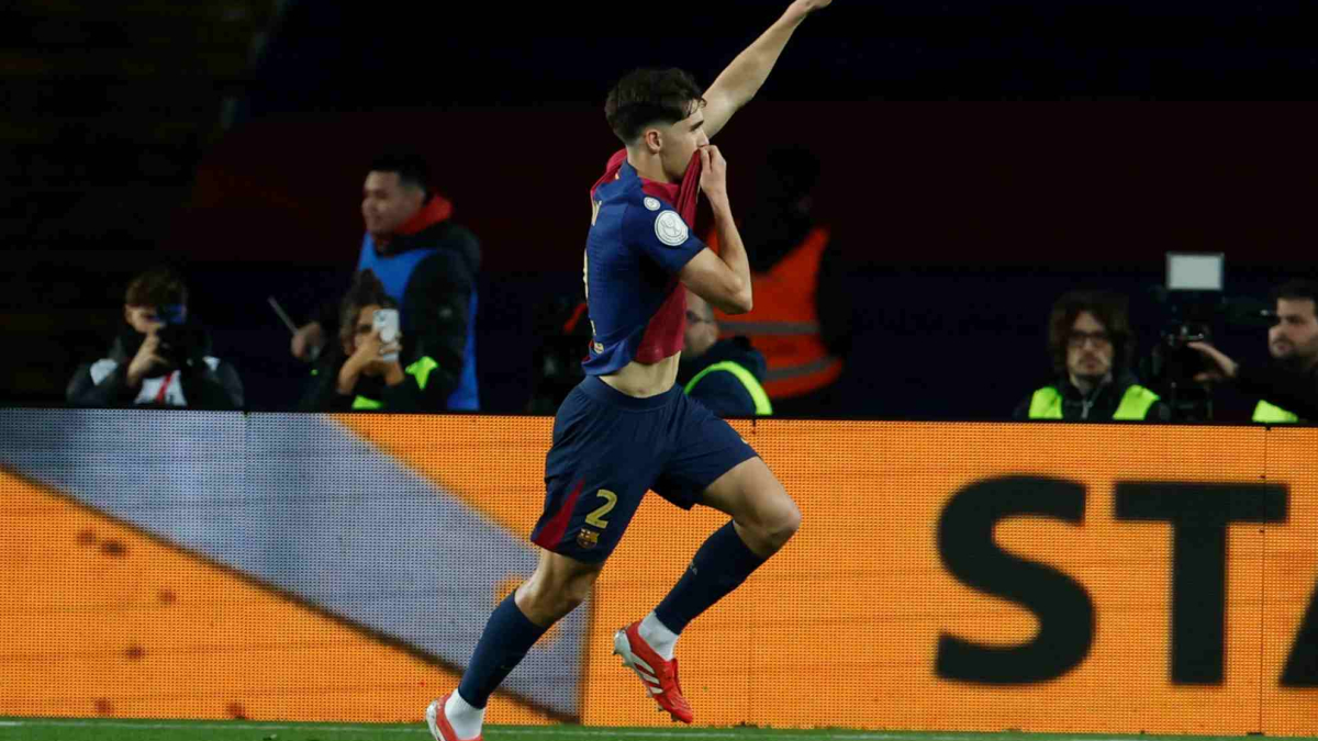 Cubarsí, debut como goleador con mensaje: beso al escudo del Barça