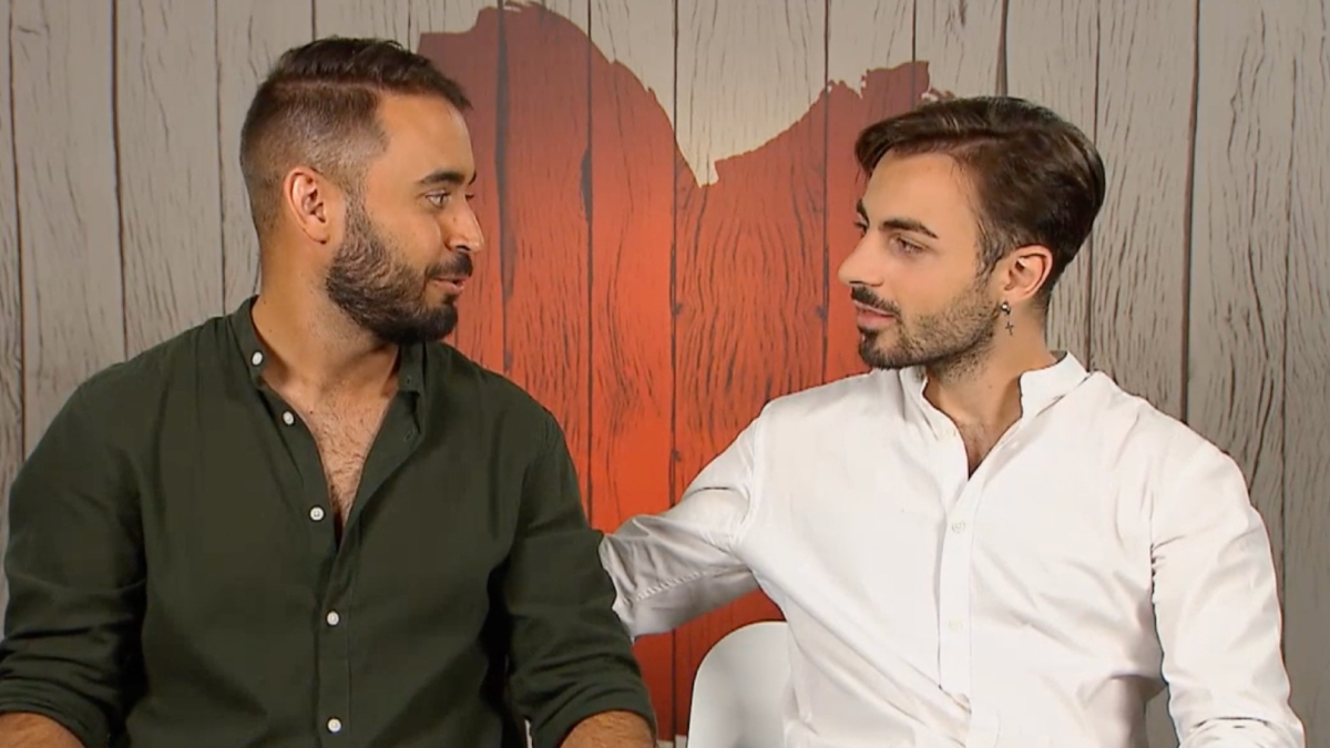 Un italiano muestra a su cita de 'First Dates' cómo se besa 'a la ...