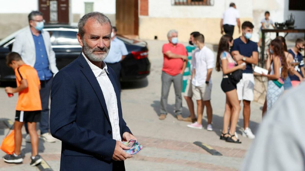 Fernando Simón luce nuevo 'look'