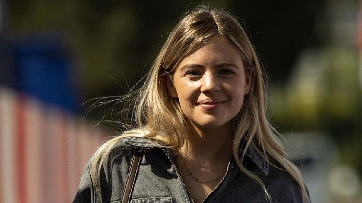 Quién es Isabel Hernáez, la novia de Carlos Sainz