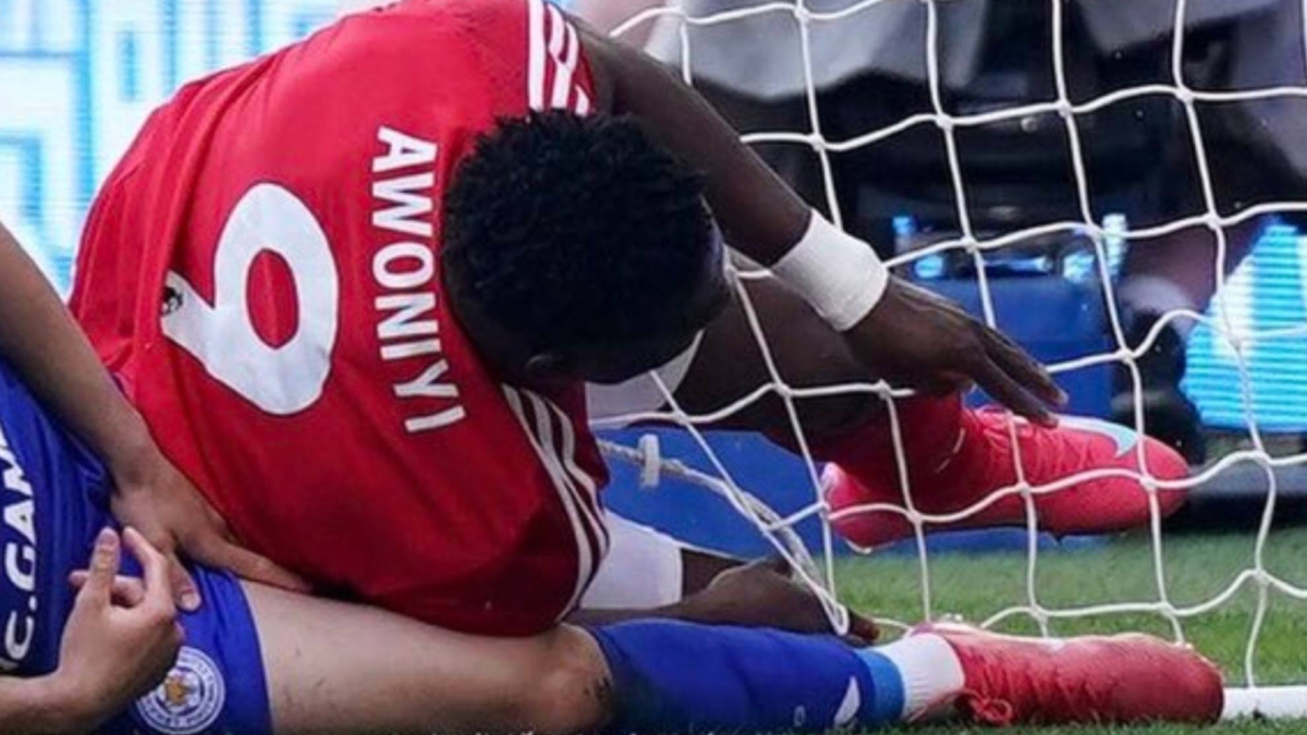 Taiwo Awoniyi está en coma inducido tras su grave lesión abdominal por ...