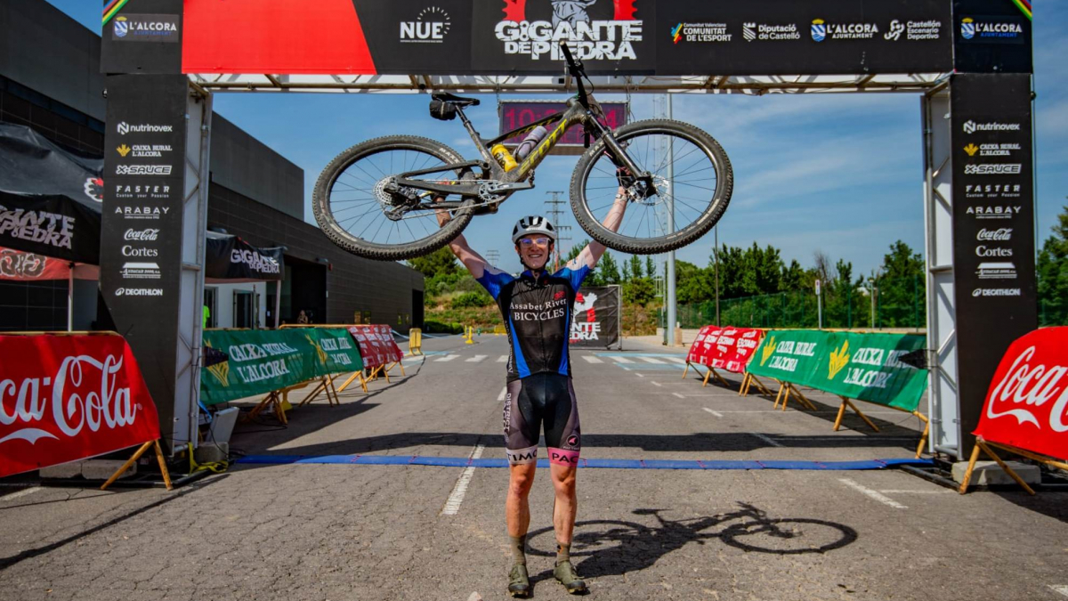Patrick Collins y Corina Mesplet se llevan una Gigante de Piedra ...