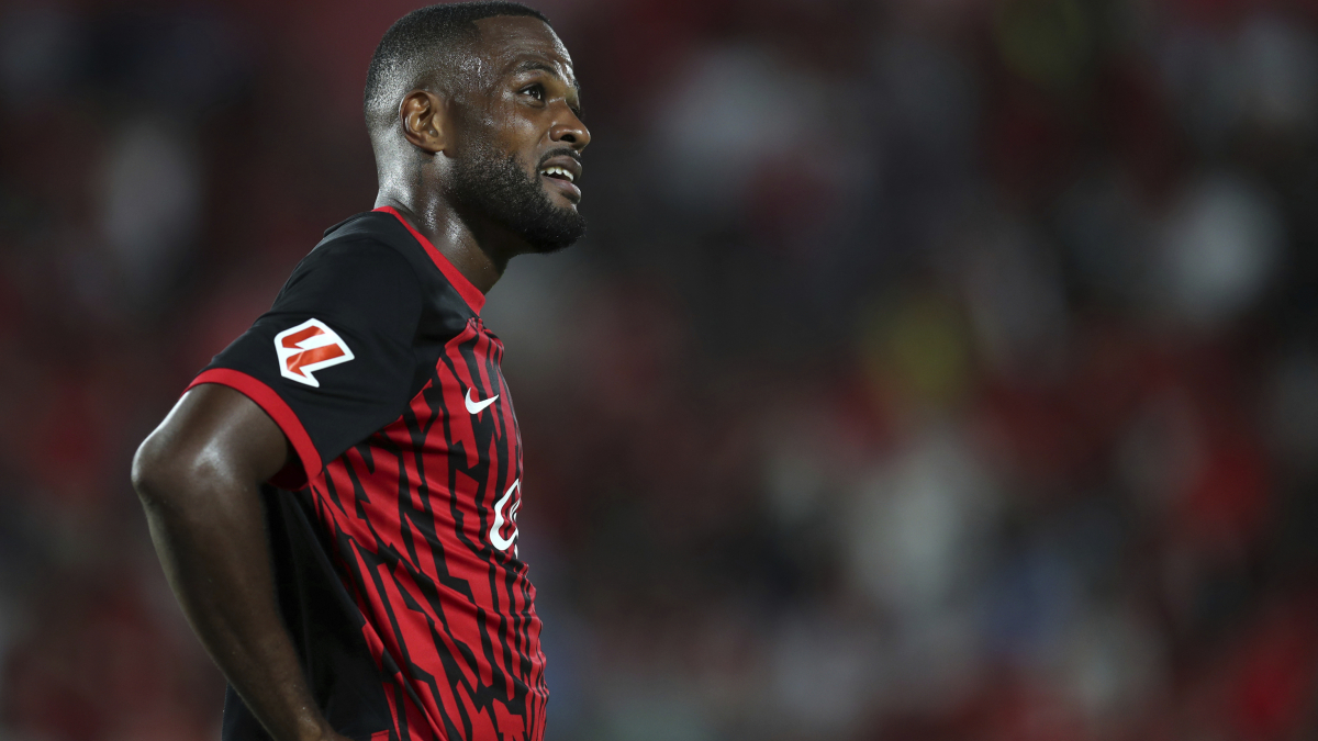 Larin se centra en Canadá mientras resuelve su futuro