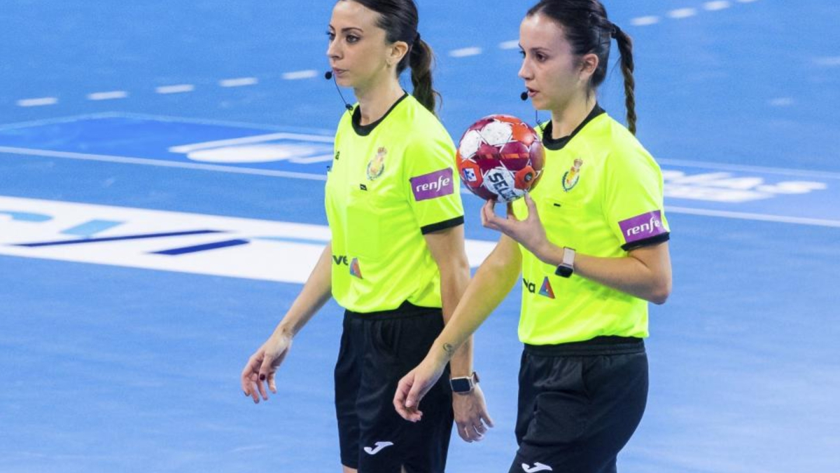 Lorena García y Tania Rodríguez, 'Mejor Pareja Arbitral' 2024/25