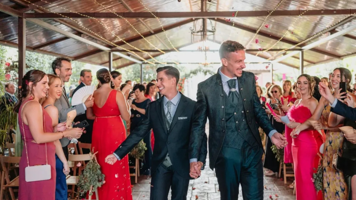 El portero del Sanse Alberto Lejárraga protagoniza la primera boda gay ...