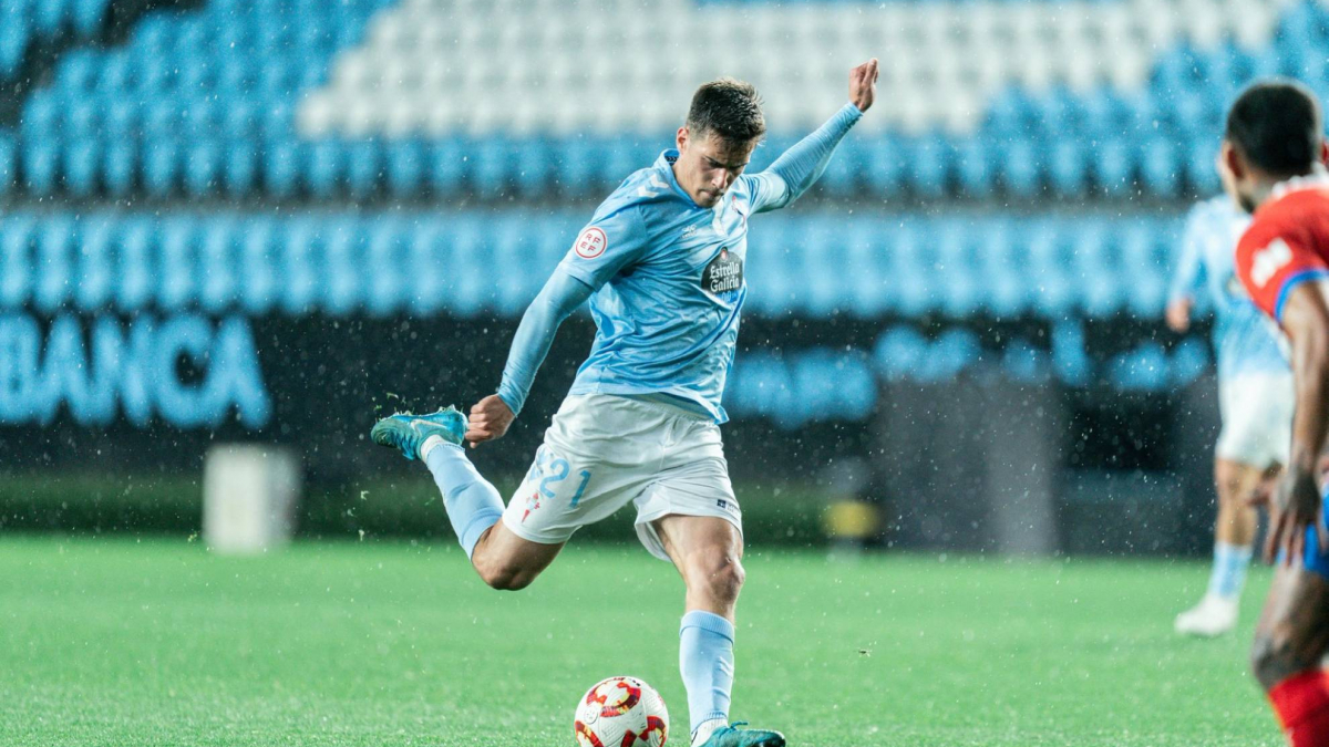 Manu Fernández se queda en el primer equipo