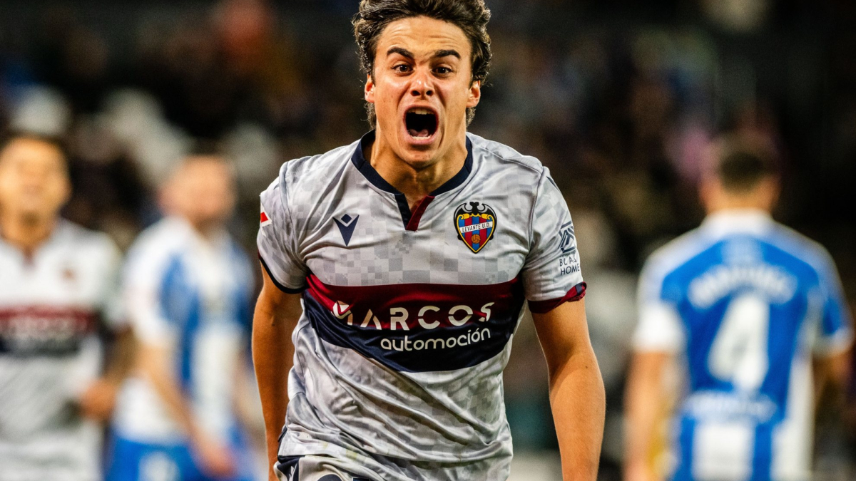 El Levante no negocia por Carlos Álvarez: la cláusula son 25 millones