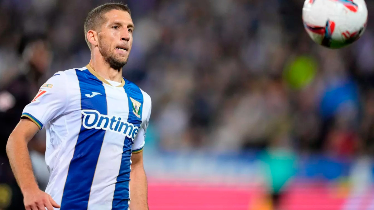 El Málaga estrecha el cerco sobre Brasanac
