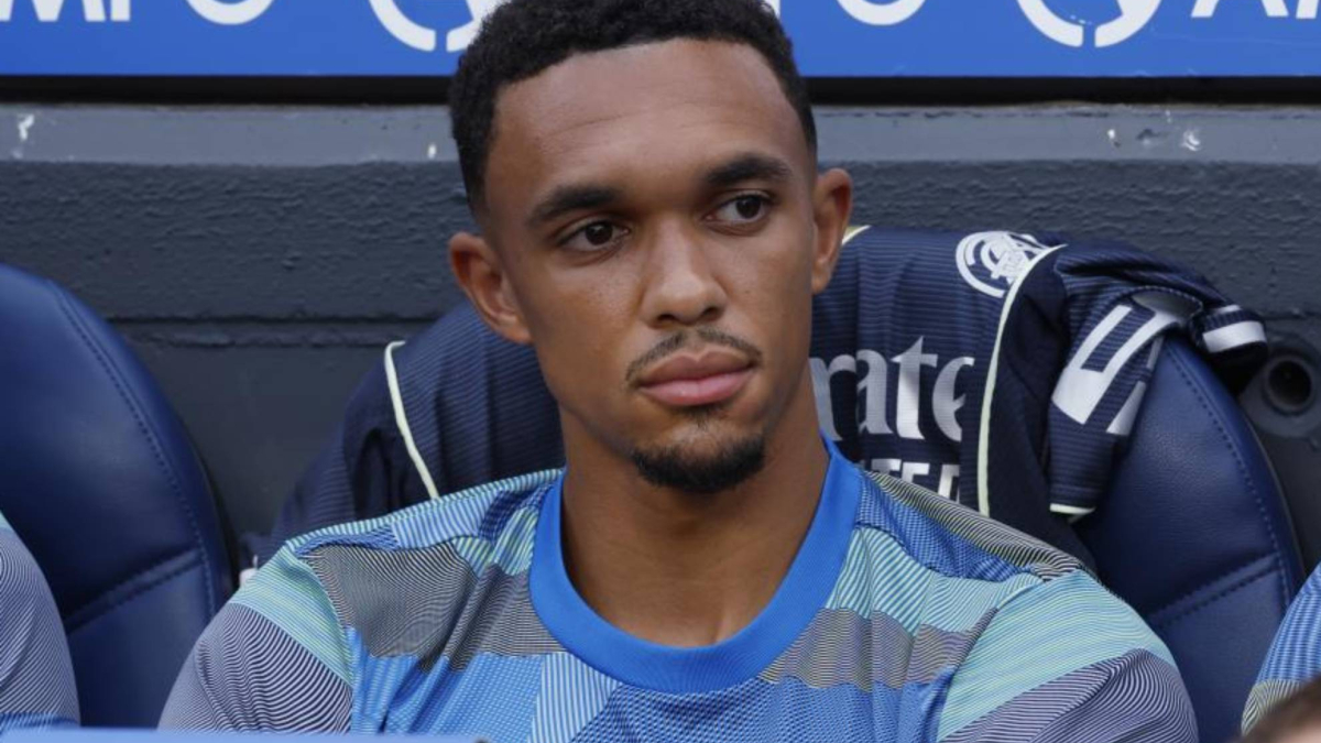 Alexander-Arnold, la única vía de 'escape' de Valverde