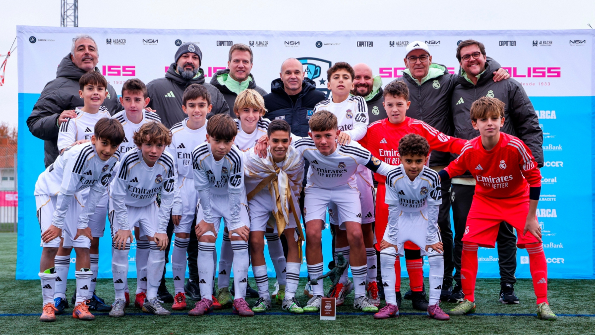 El Real Madrid recoge la corona de la II Iniesta Cup Soliss 2025