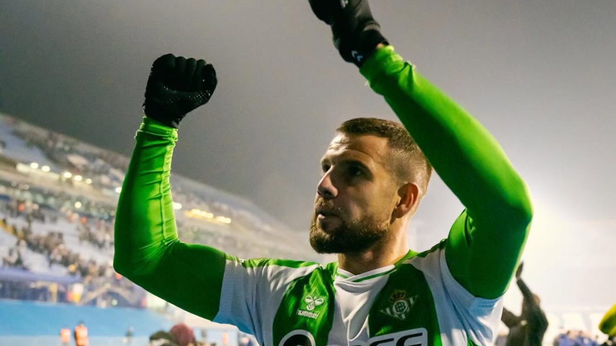 Aitor Ruibal entra en la historia europea del Betis