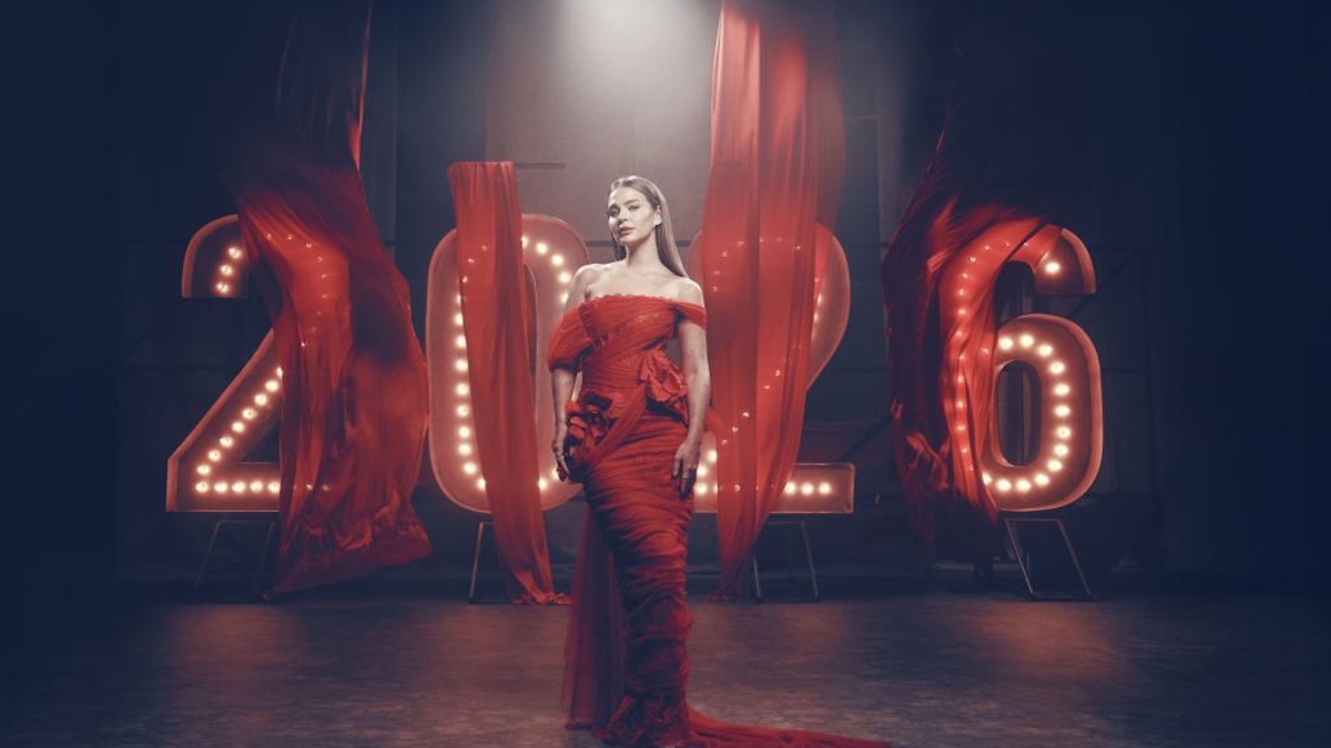 España se rinde ante Laura Escanes por su precioso vestido rojo para ...