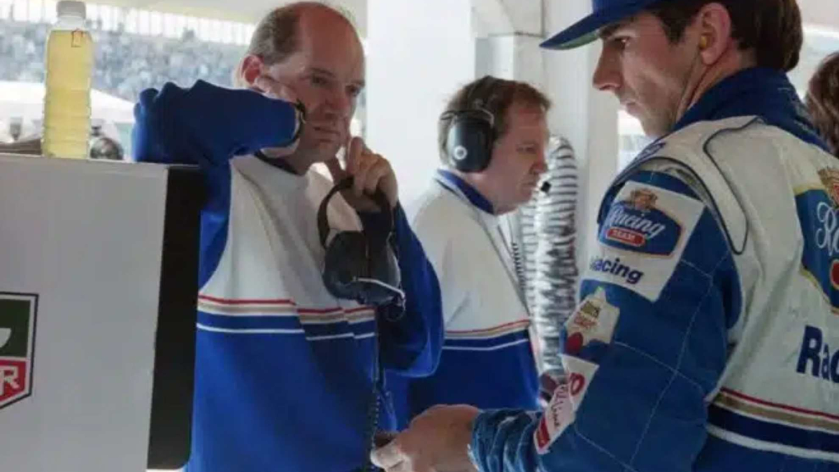 "Todos esperamos que Newey aparezca con un cohete"