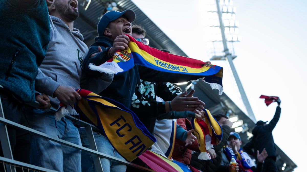 Piqué se rasca el bolsillo y el Andorra organiza un viaje para ir a ...