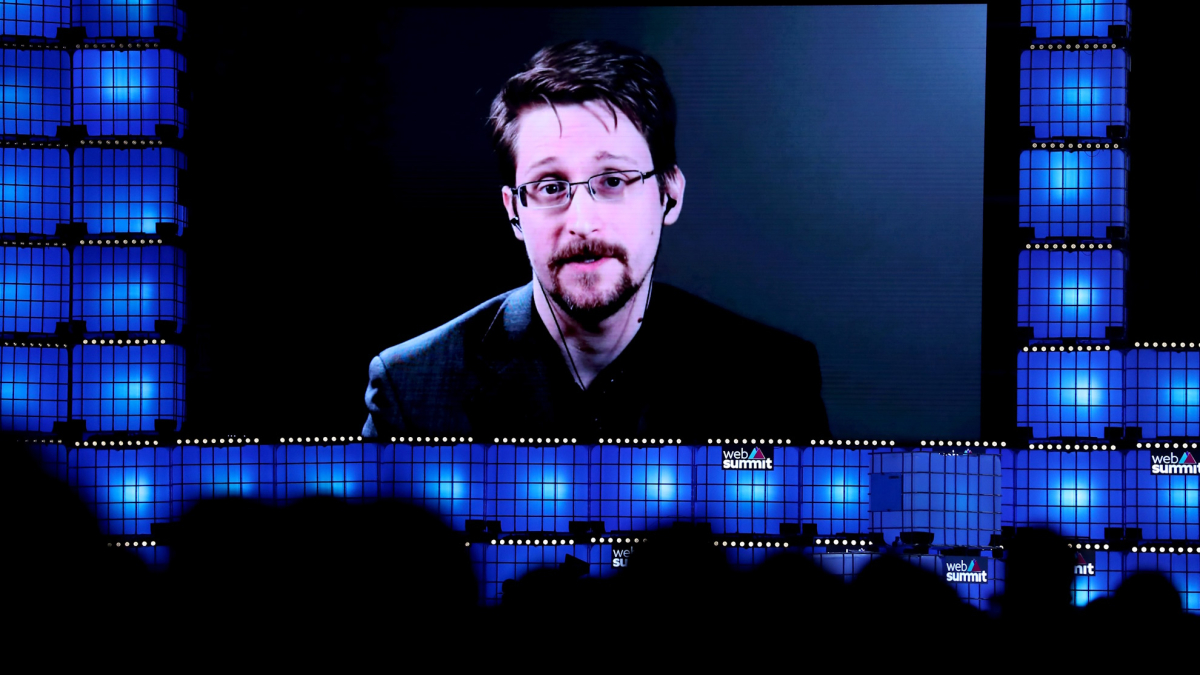 Edward Snowden: "Los teléfonos Android y Apple no son especialmente ...