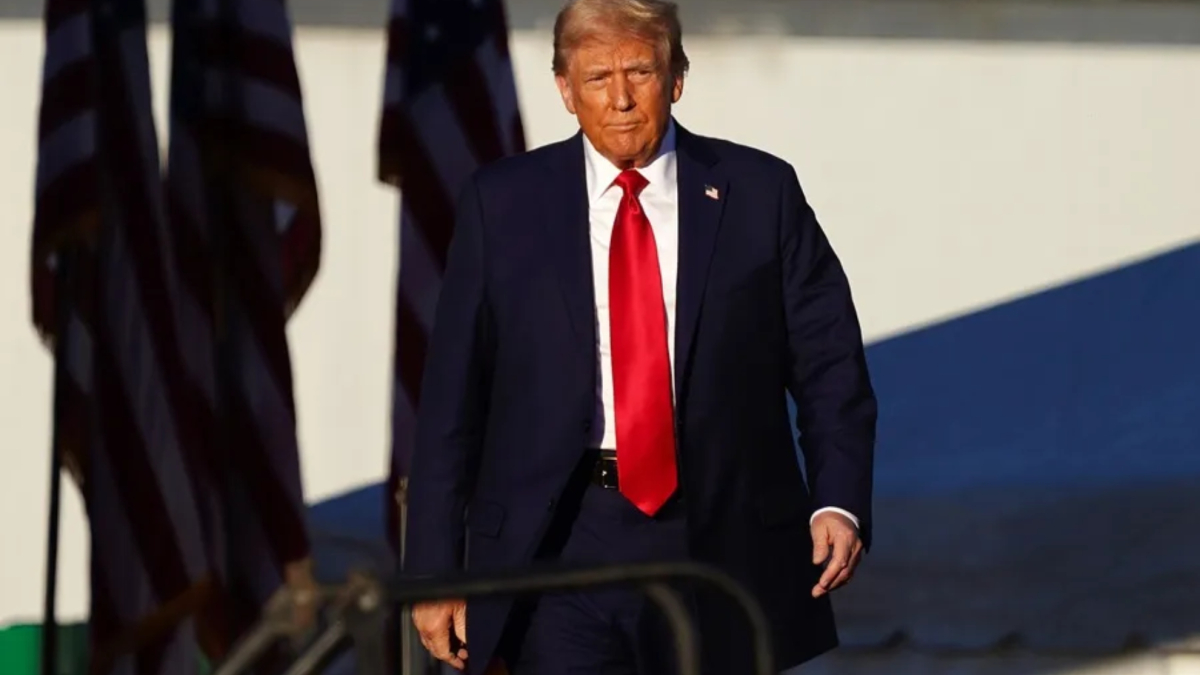 Donald Trump nombra a un director interino de Inteligencia Nacional ...