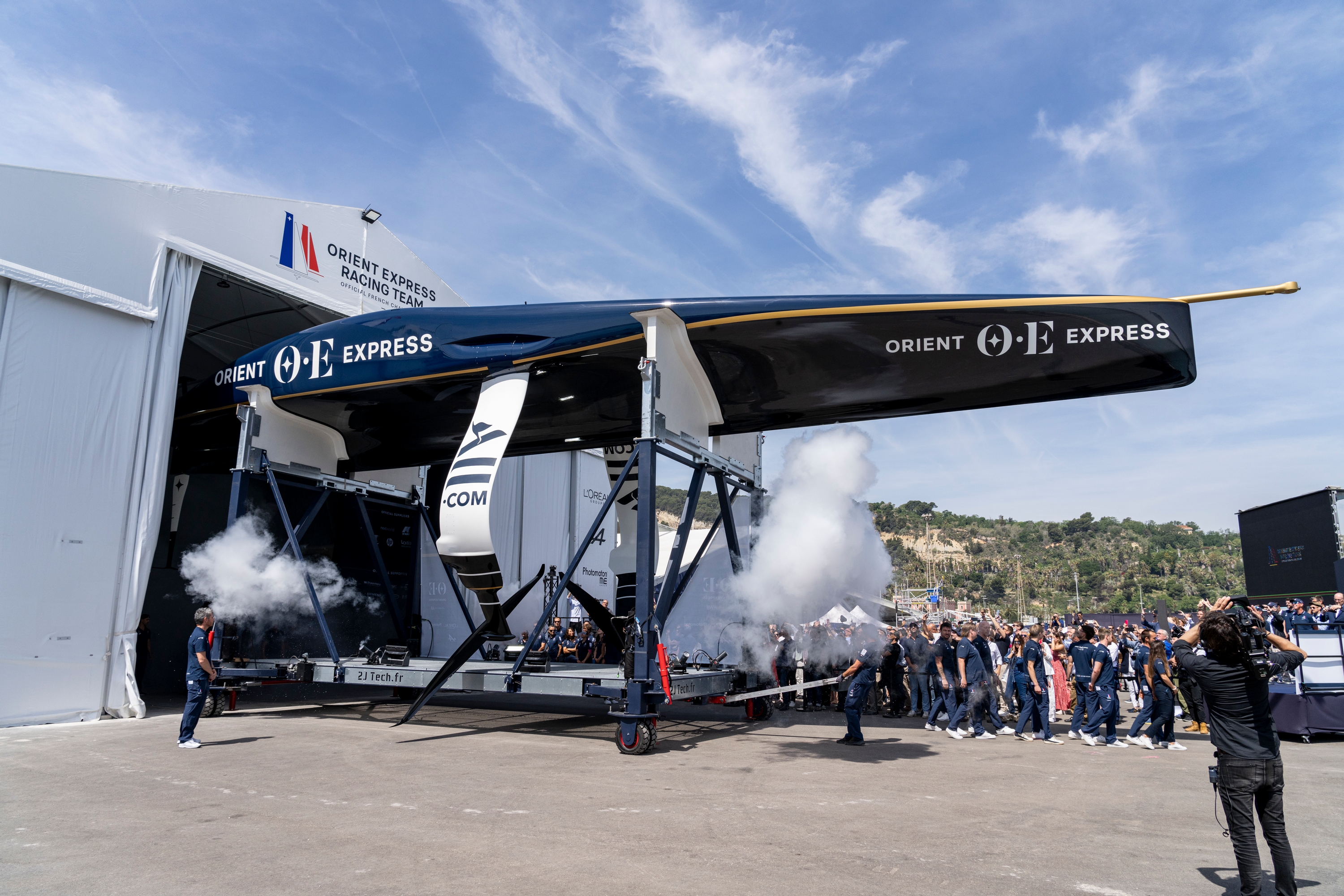 Orient Express Racing Team bautiza su AC75 con el que aspira a ganar su ...