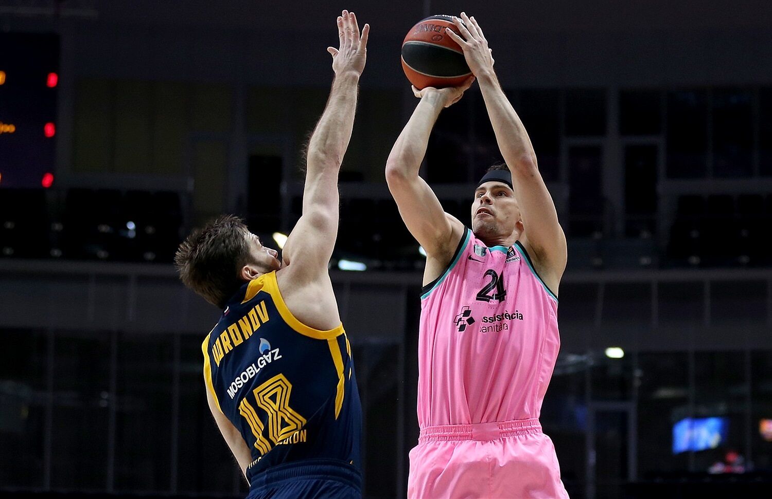 Higgins y Calathes lideran el paseo del Barça ante el colista