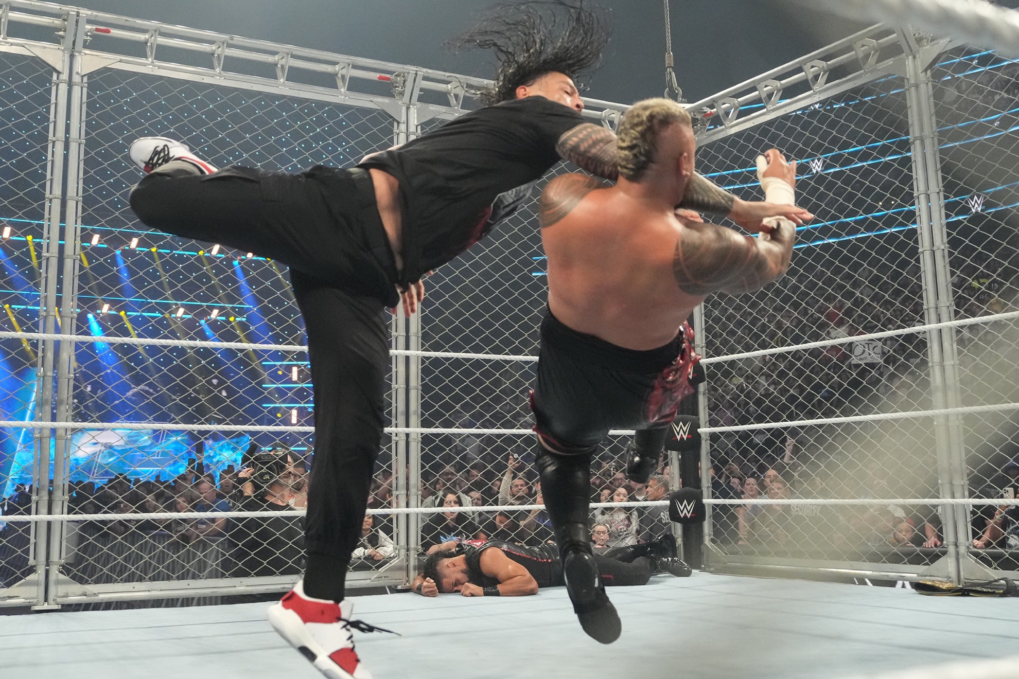 Roman Reigns vuelve a SmackDown y confirma que estará en Bad Blood