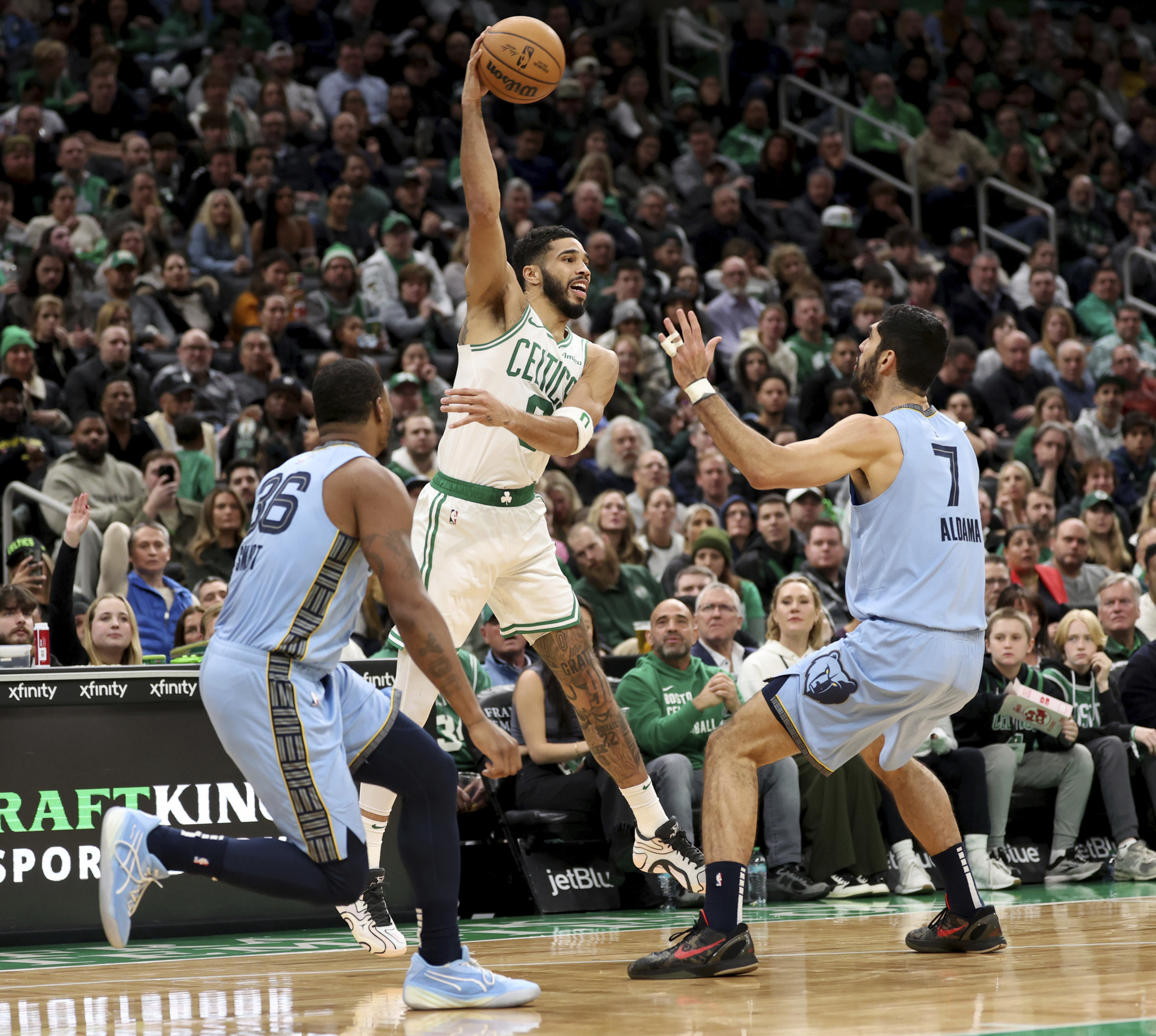 Los Grizzlies de Aldama toman la guarida del campeón... y Morant hace ...