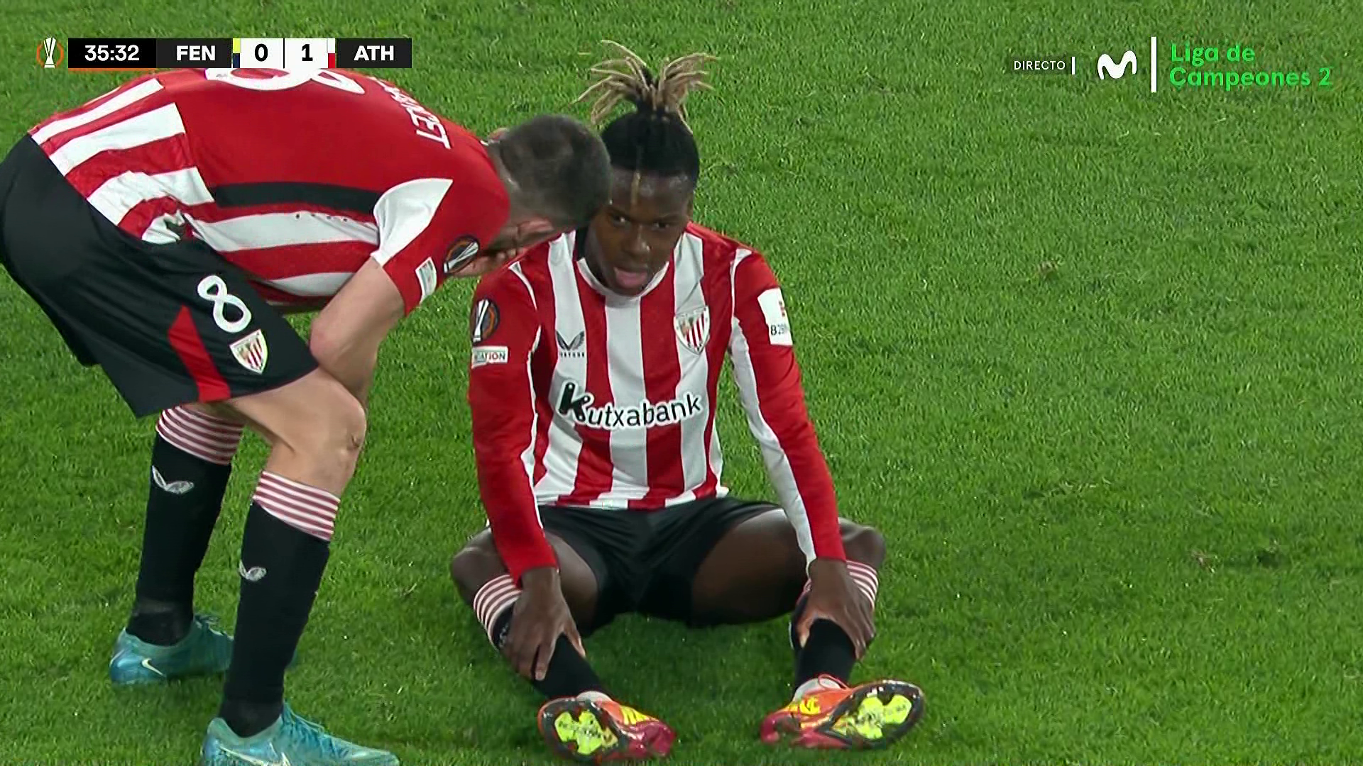 Nico Williams se retira lesionado frente al Fenerbahçe