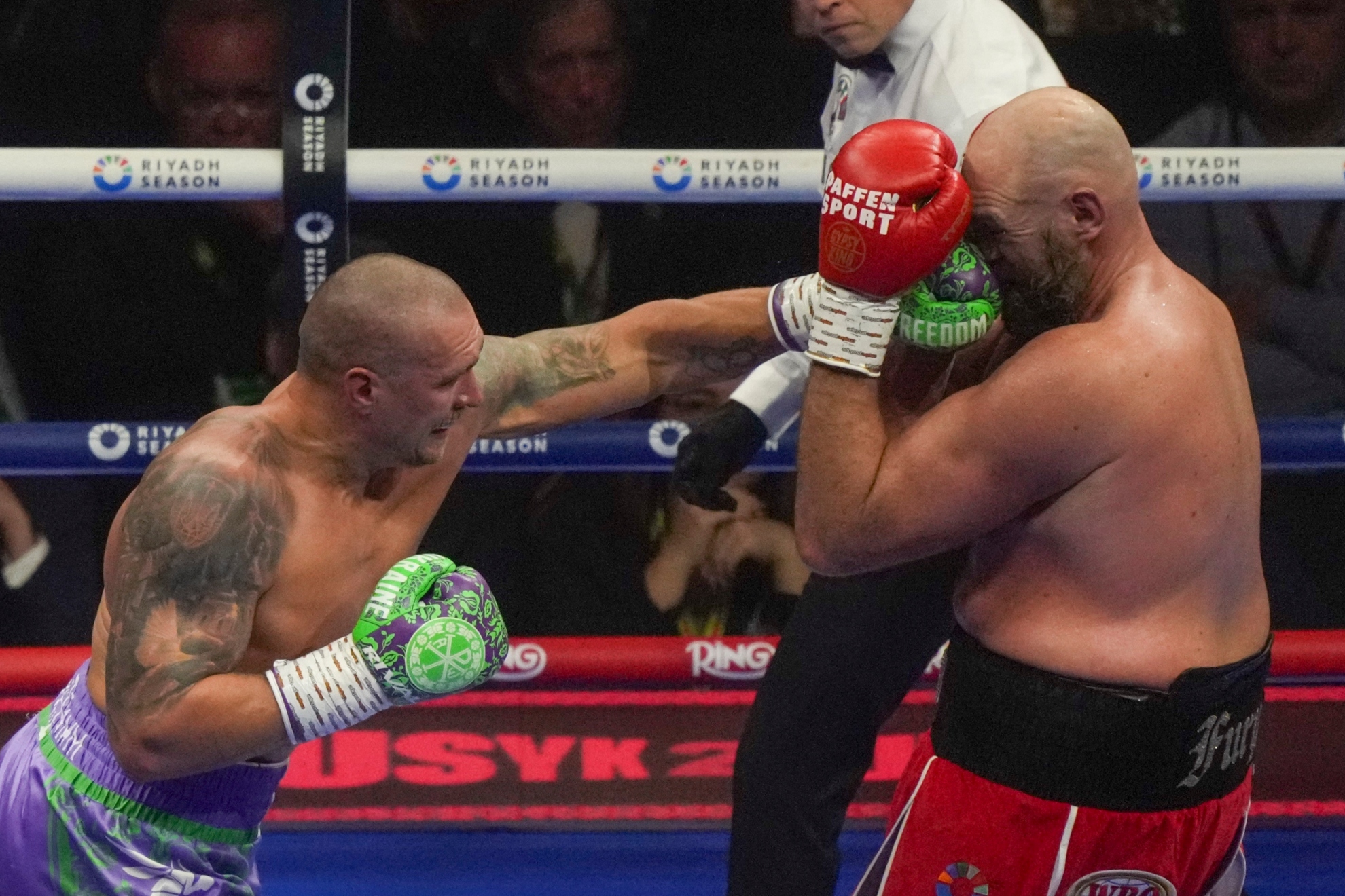 Usyk remonta una enorme pelea a Tyson Fury