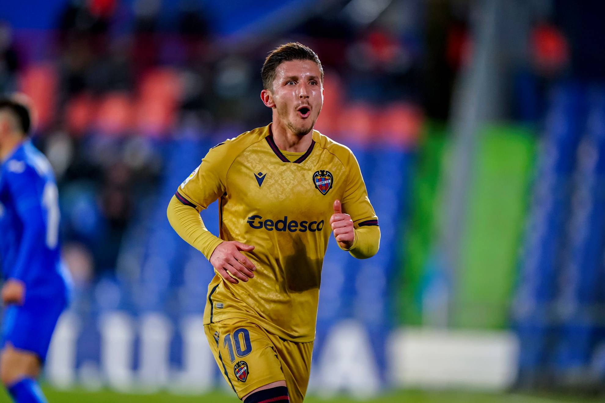 Naci Unuvar deja el Espanyol y suena Bardhi para sustituirle