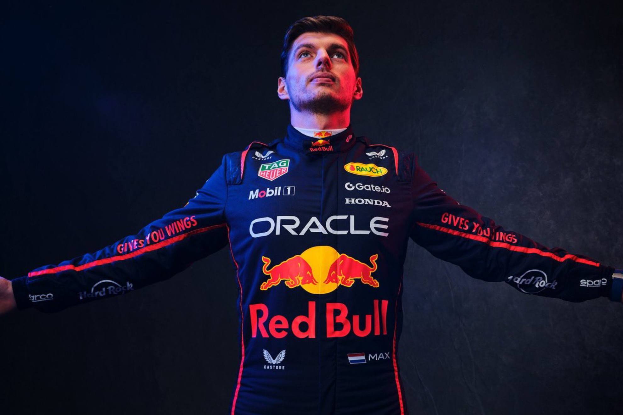 Red Bull anticipa el uniforme de Verstappen 2025 y hay nuevos detalles