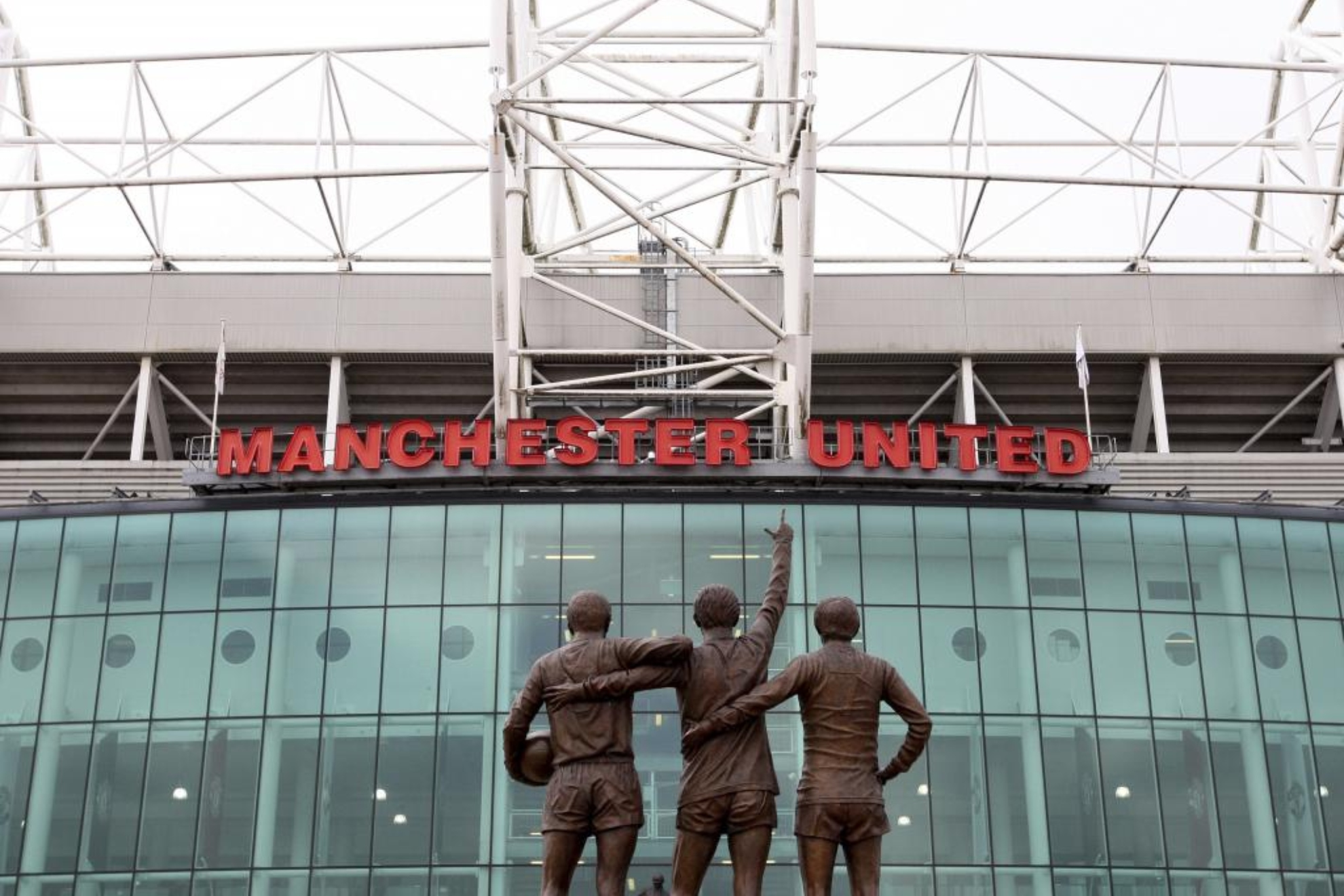 Un seguidor del Manchester United se pone en 'huelga de pelo' por los ...