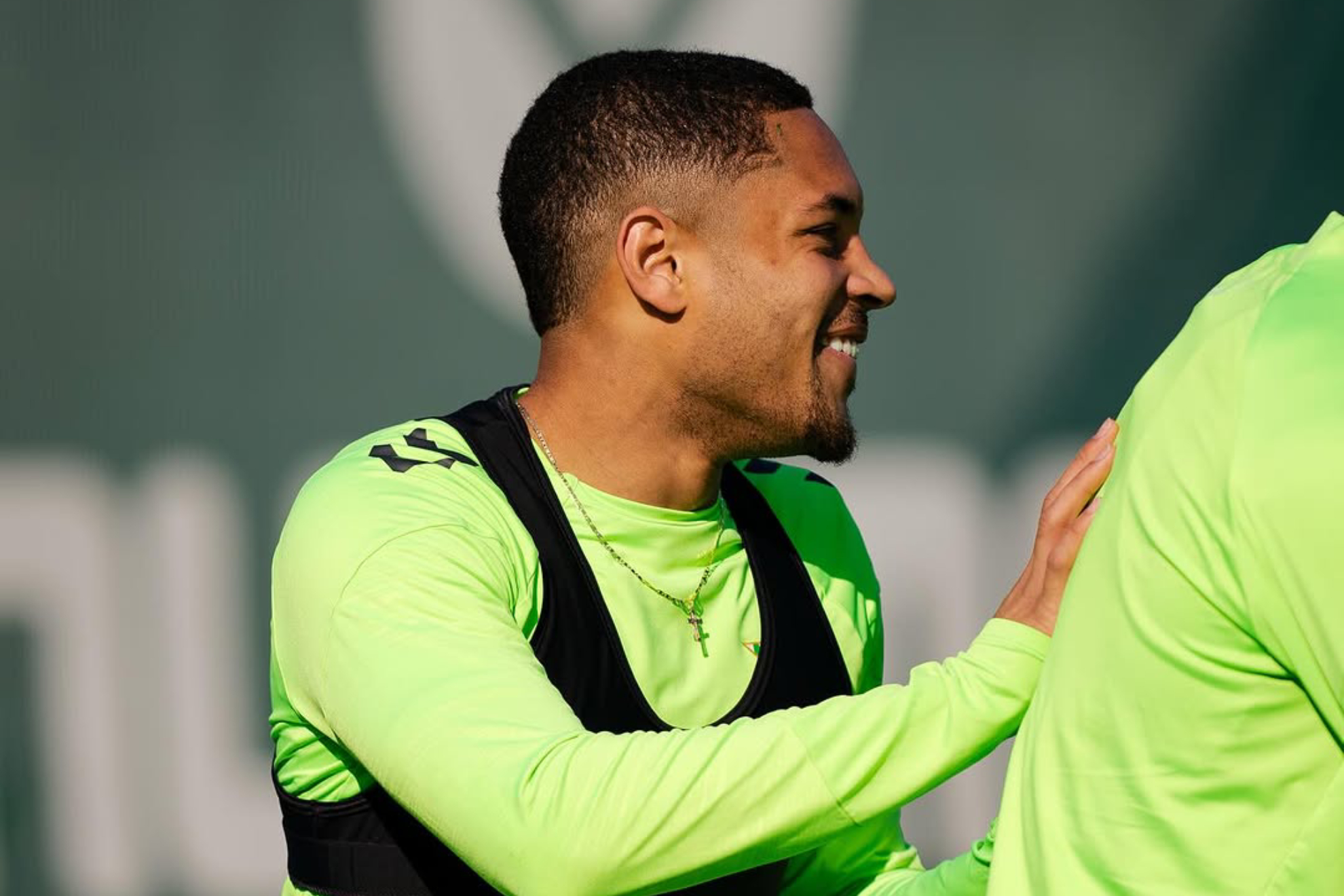 Barça y Betis acercan posturas para el traspaso de Vitor Roque al Palmeiras
