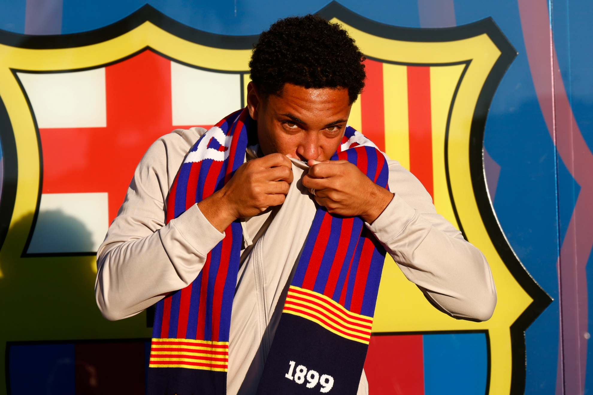 Deco pone fin al marrón Vitor Roque con una buena venta