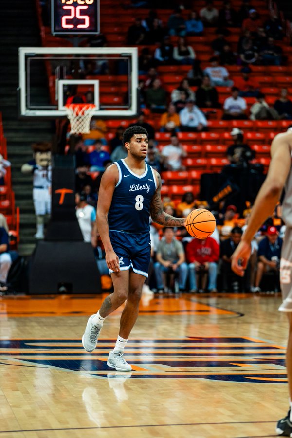 El 'ogro' español que abandonó el Madrid para triunfar en la NCAA: Owen ...