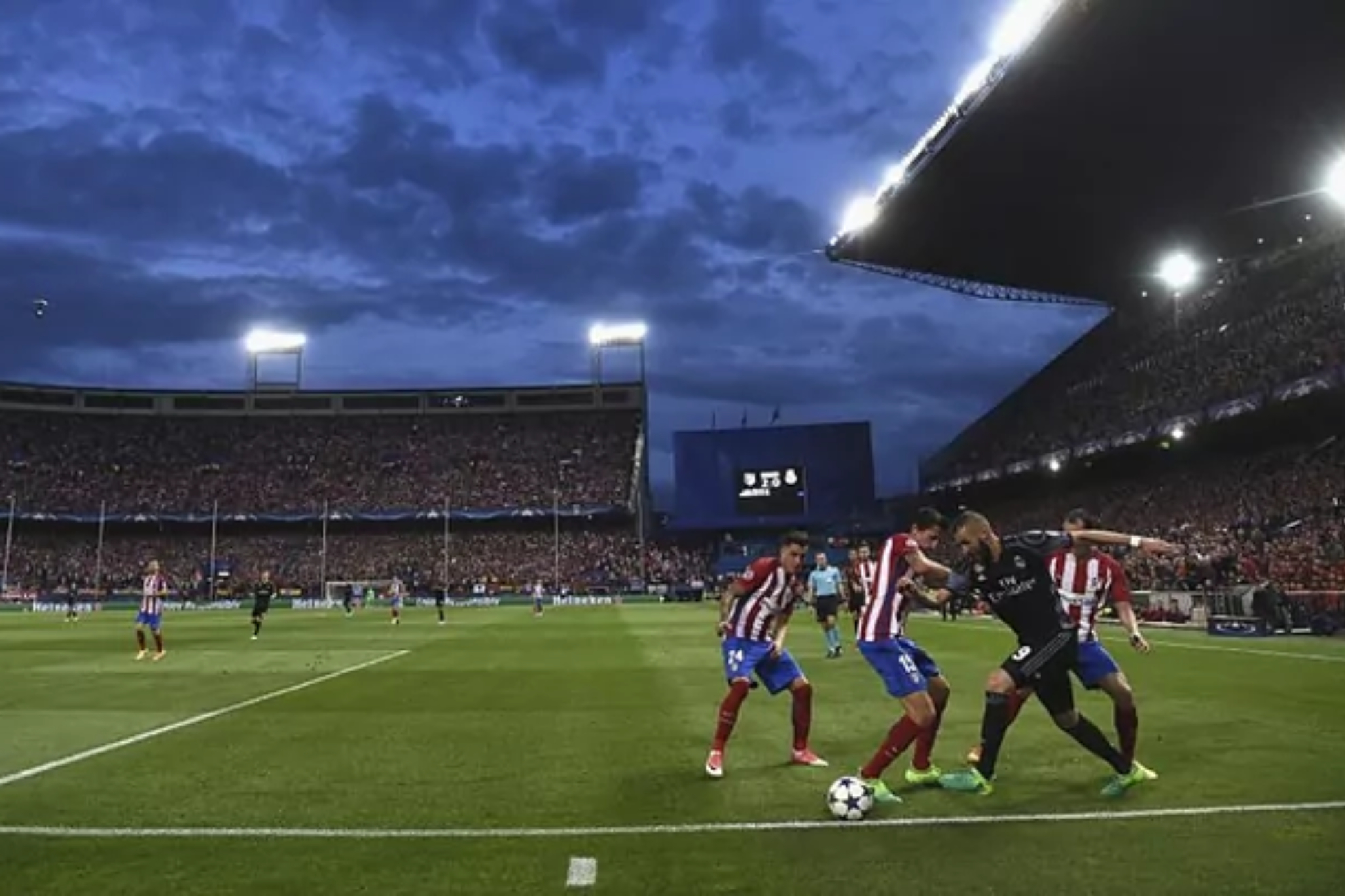 Atlético - Real Madrid | El día que Benzema levantó al Calderón y ...