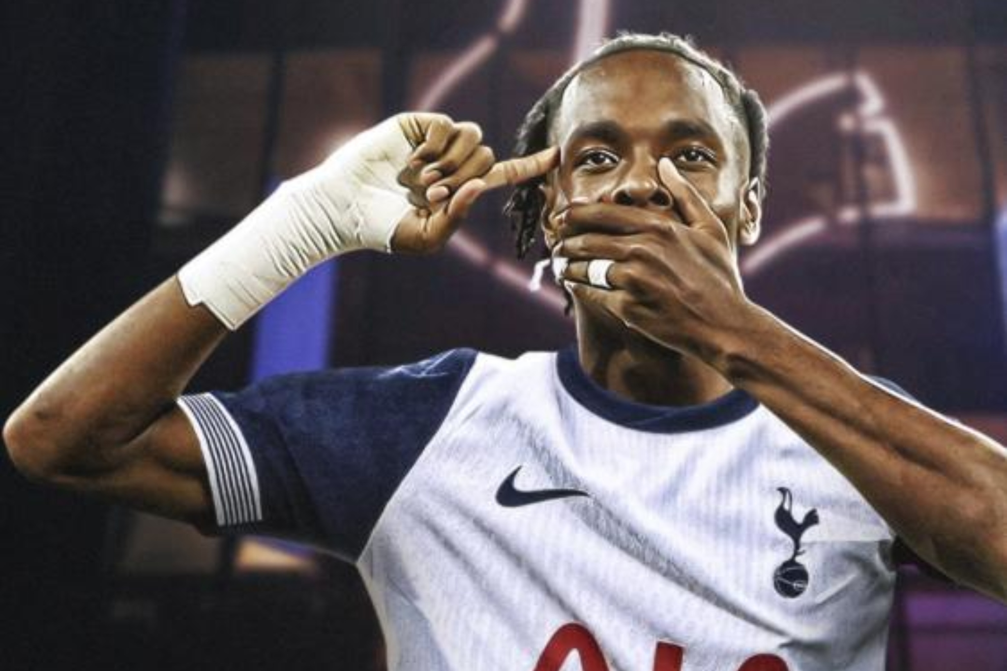 Oficial: El Tottenham se queda a Mathys Tel en propiedad