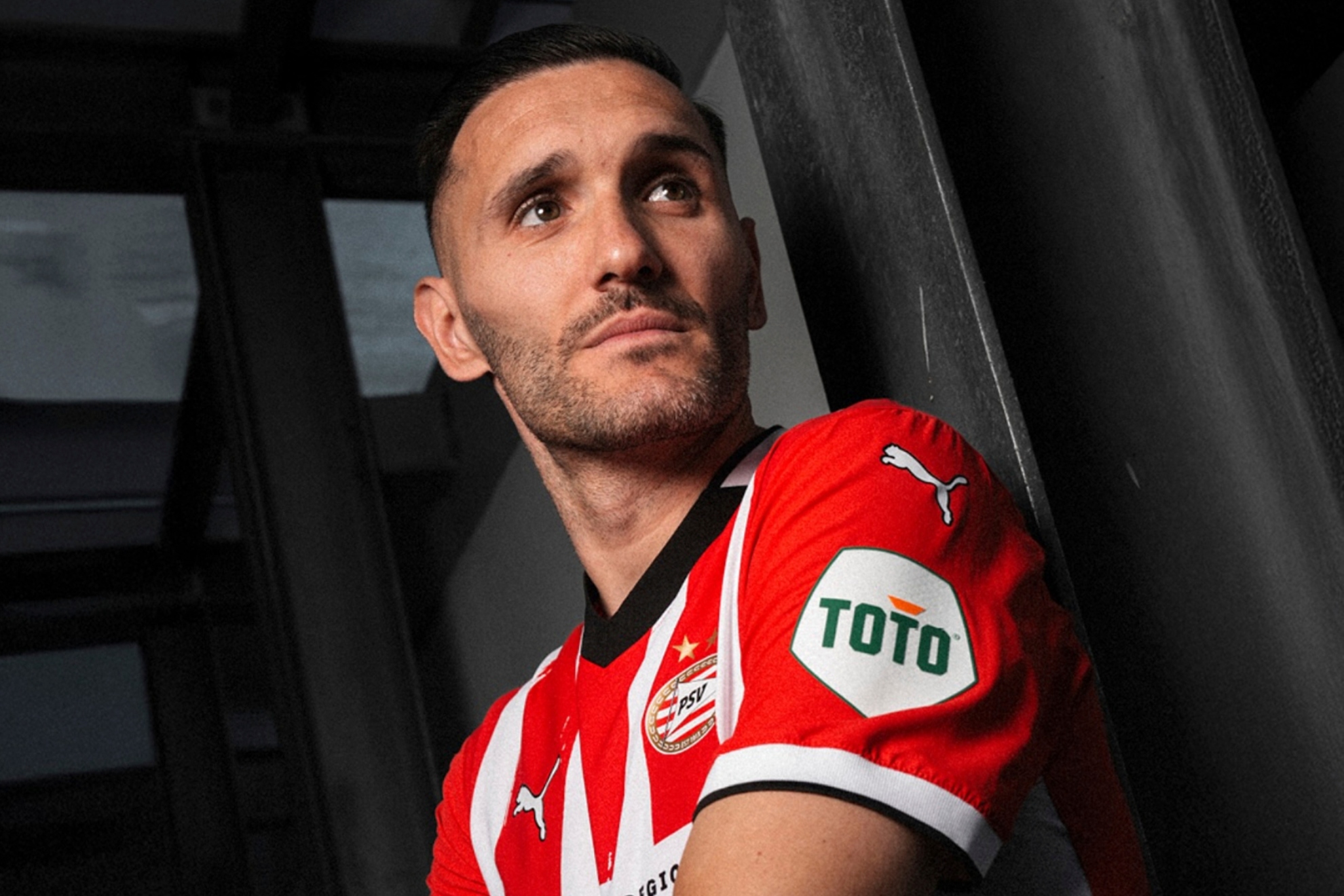 El PSV-Ajax se mantiene pese al caso de tuberculosis de Lucas Pérez