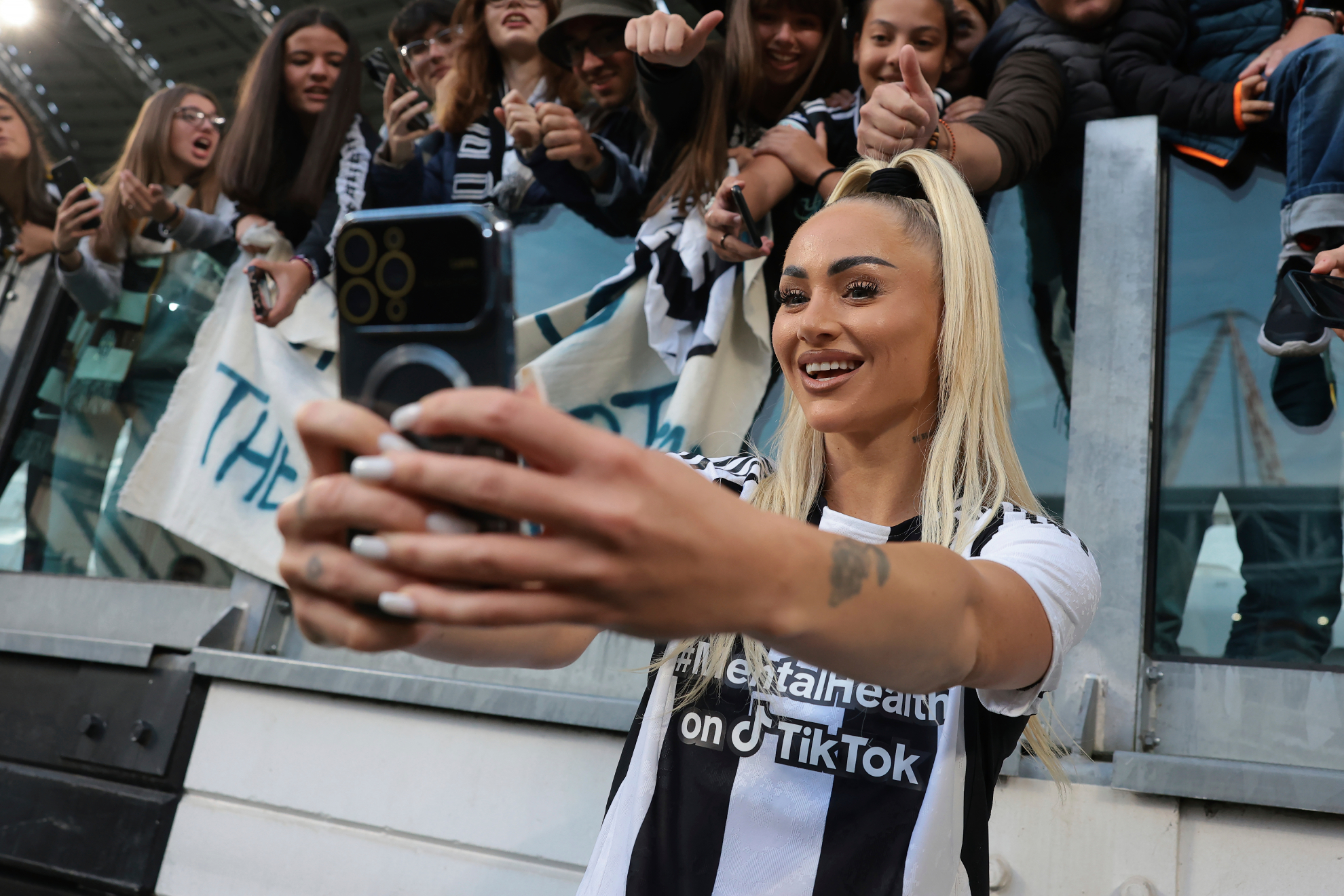 Alisha Lehmann, más que una futbolista viral: "No diría que soy ...