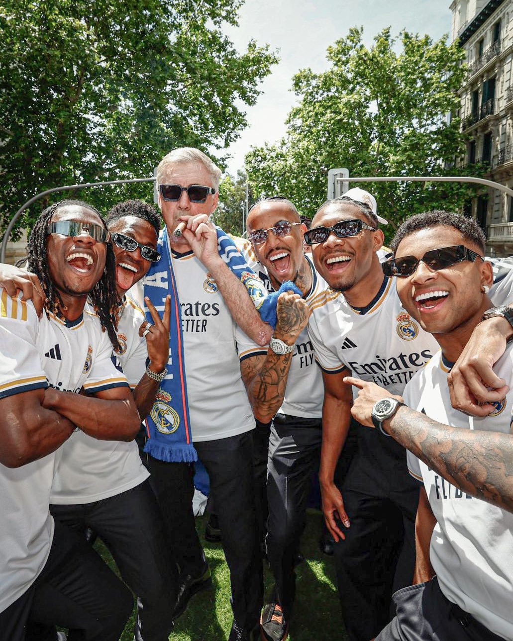 Las gafas de sol de Lamine Yamal y Raphinha: cuánto valen y por qué las ...