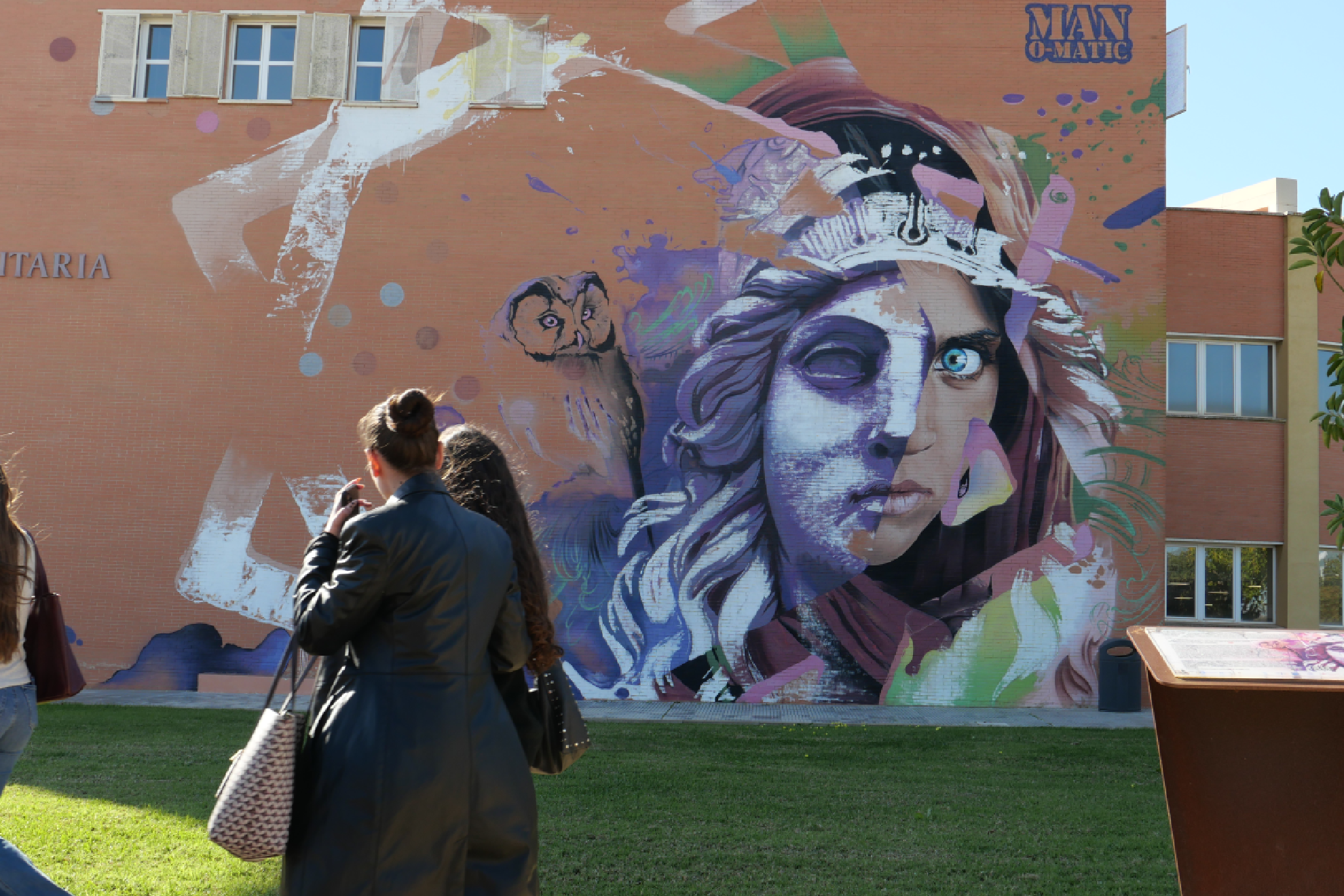 Manomatic: el artista de Huelva que transforma las calles en espacios ...
