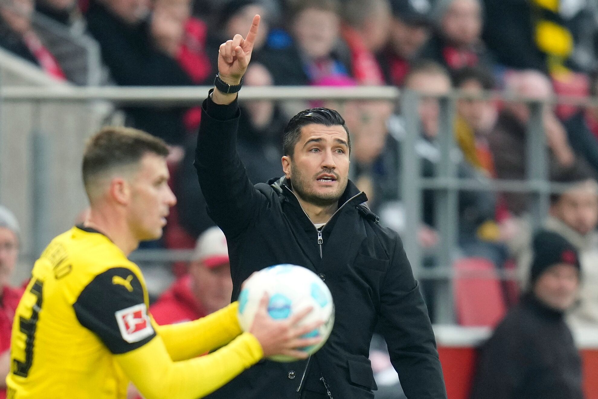 La roja a Emre Can por una brutal entrada anticipa el adiós del ...