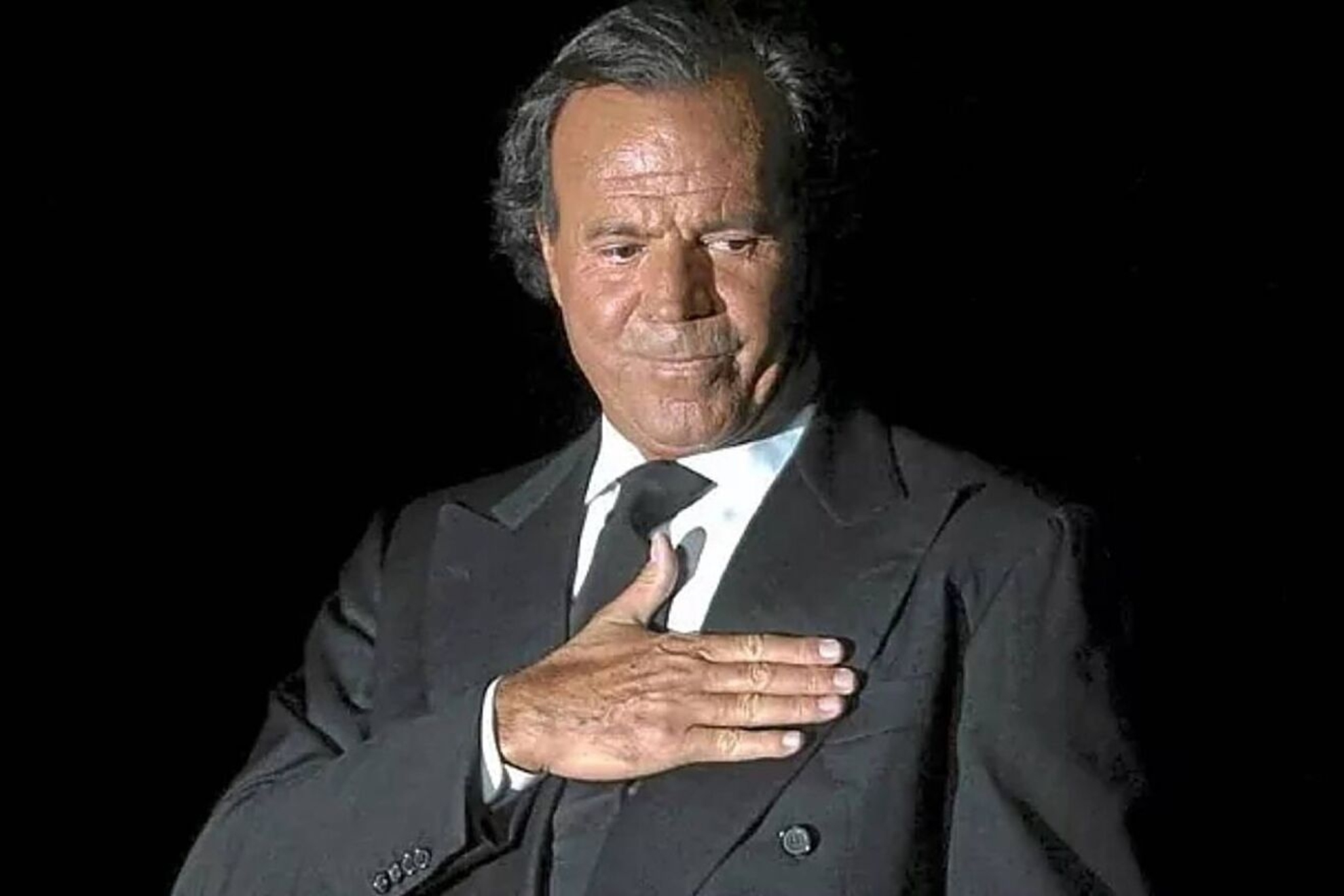 Julio Iglesias emite un duro comunicado: "De retirada, nada"