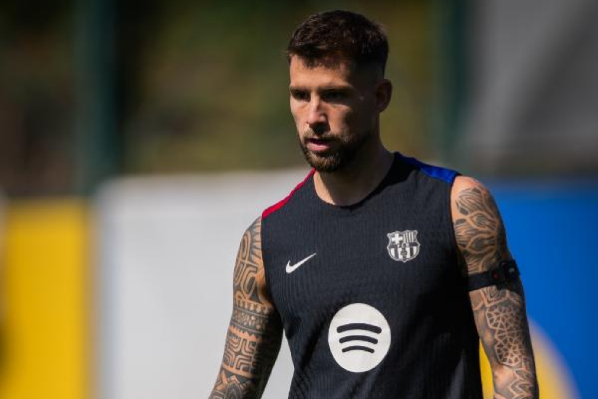 Íñigo Martínez baja ante el Betis por una "pequeña lesión fibrilar"