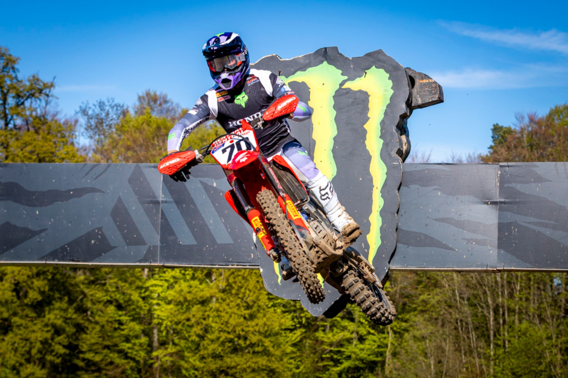 Rubén Fernández domina y se queda con la victoria en la clasificación del MXGP de Suiza