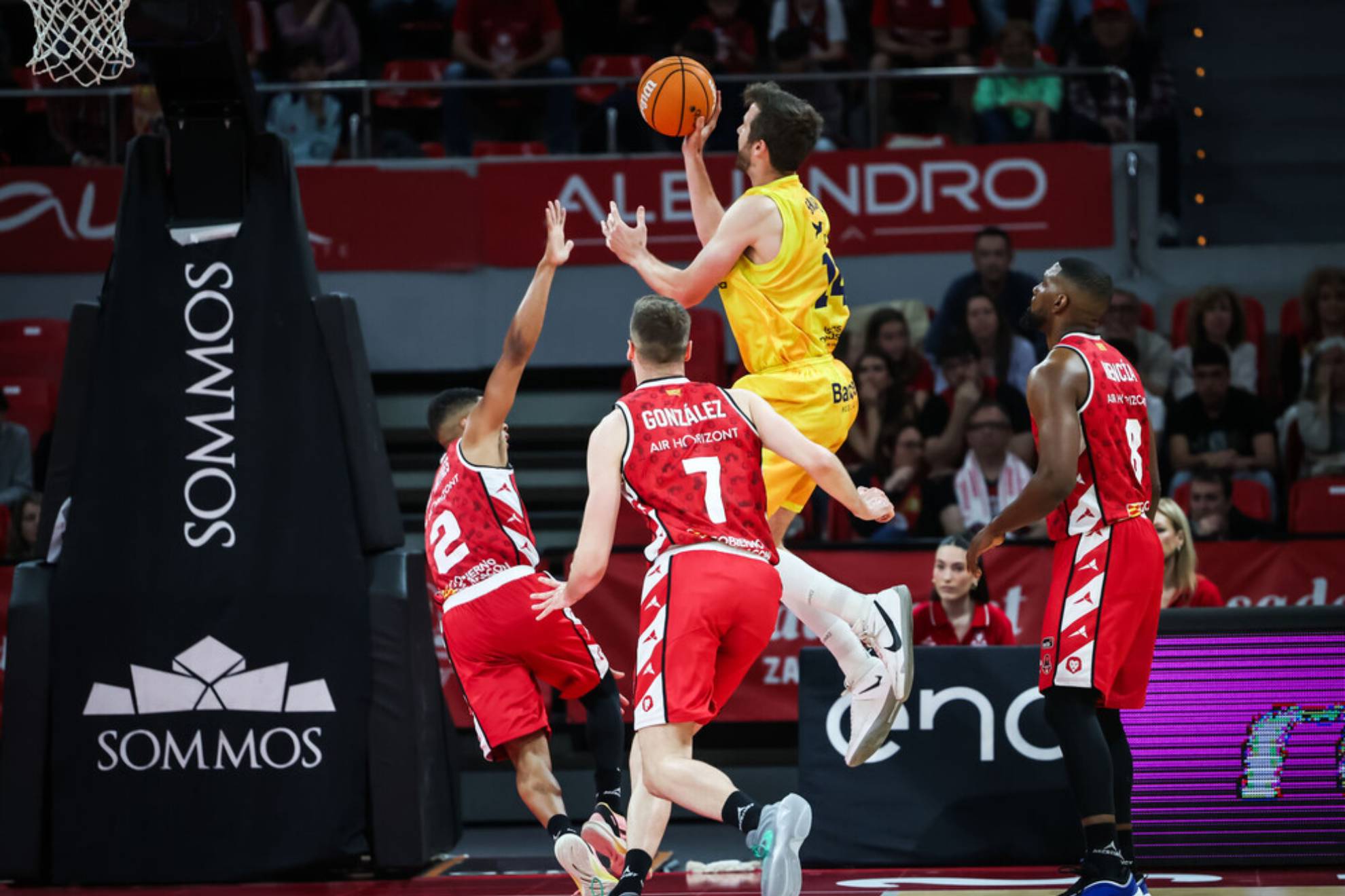 Un gran Shurna aúpa al Dreamland Gran Canaria en Zaragoza