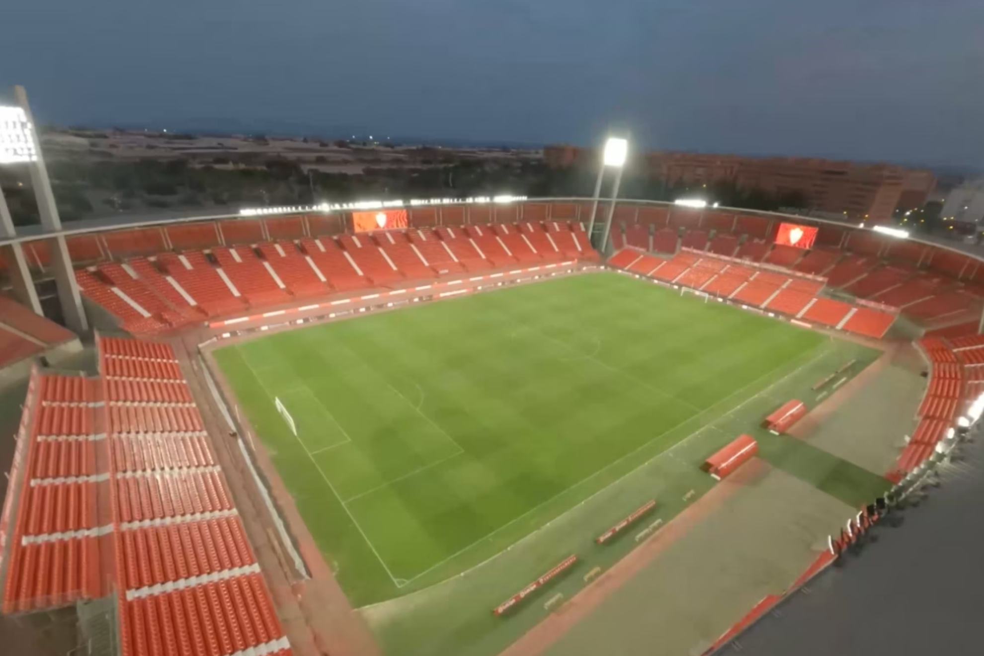 El Almería-Racing Ferrol, aplazado por el apagón, se juega este martes